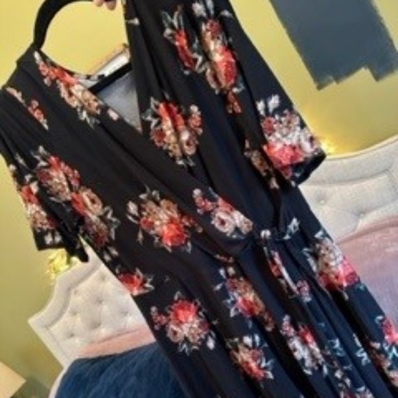 Gilli | Dresses | Gilli Floral Dress | Poshmark